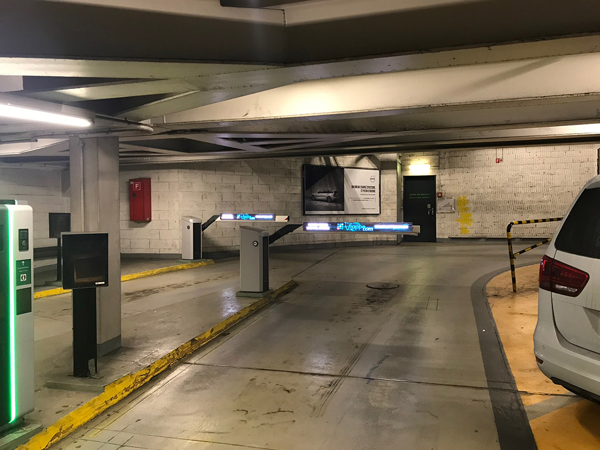 Geneva Centre MANOR - LEDsPARK